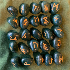 Bloodstone Rune Set