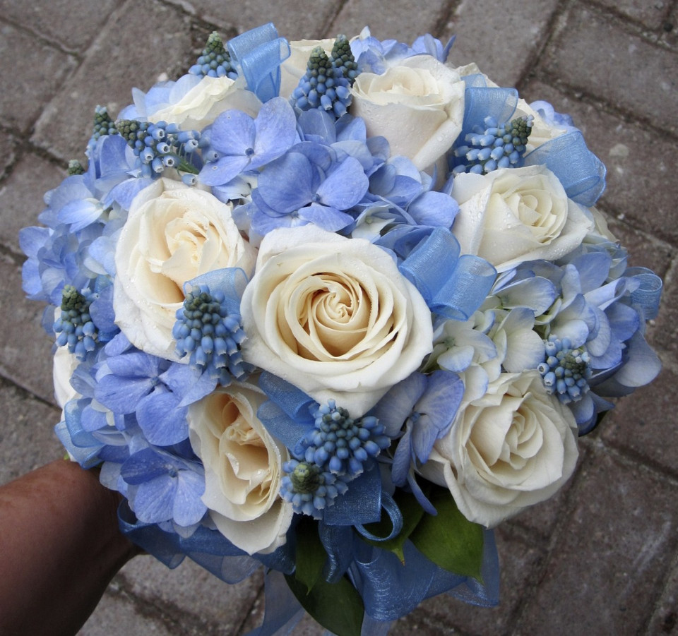 Bridal Bouquet With Blue Hydrangea/ Muscari And Ivory Roses - Classy ...