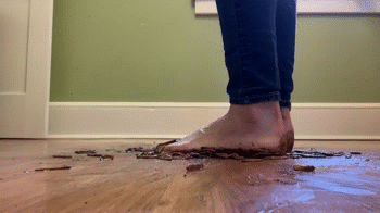 Superworm Barefoot Squish - Leonore Part 2 - Dream Crush