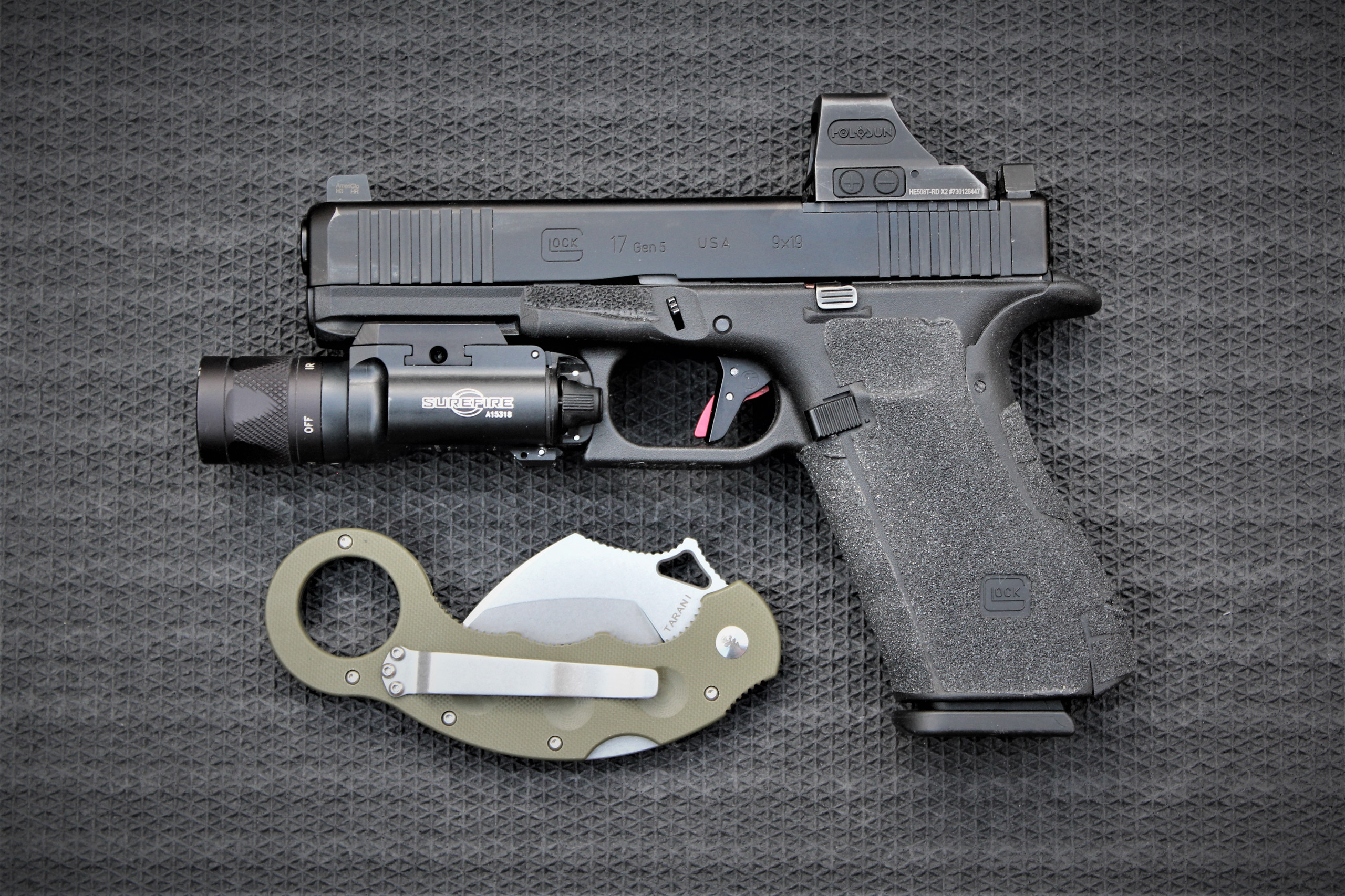 WHAT TO LOOK FOR IN AN EDC KNIFE - High Desert Blade Works