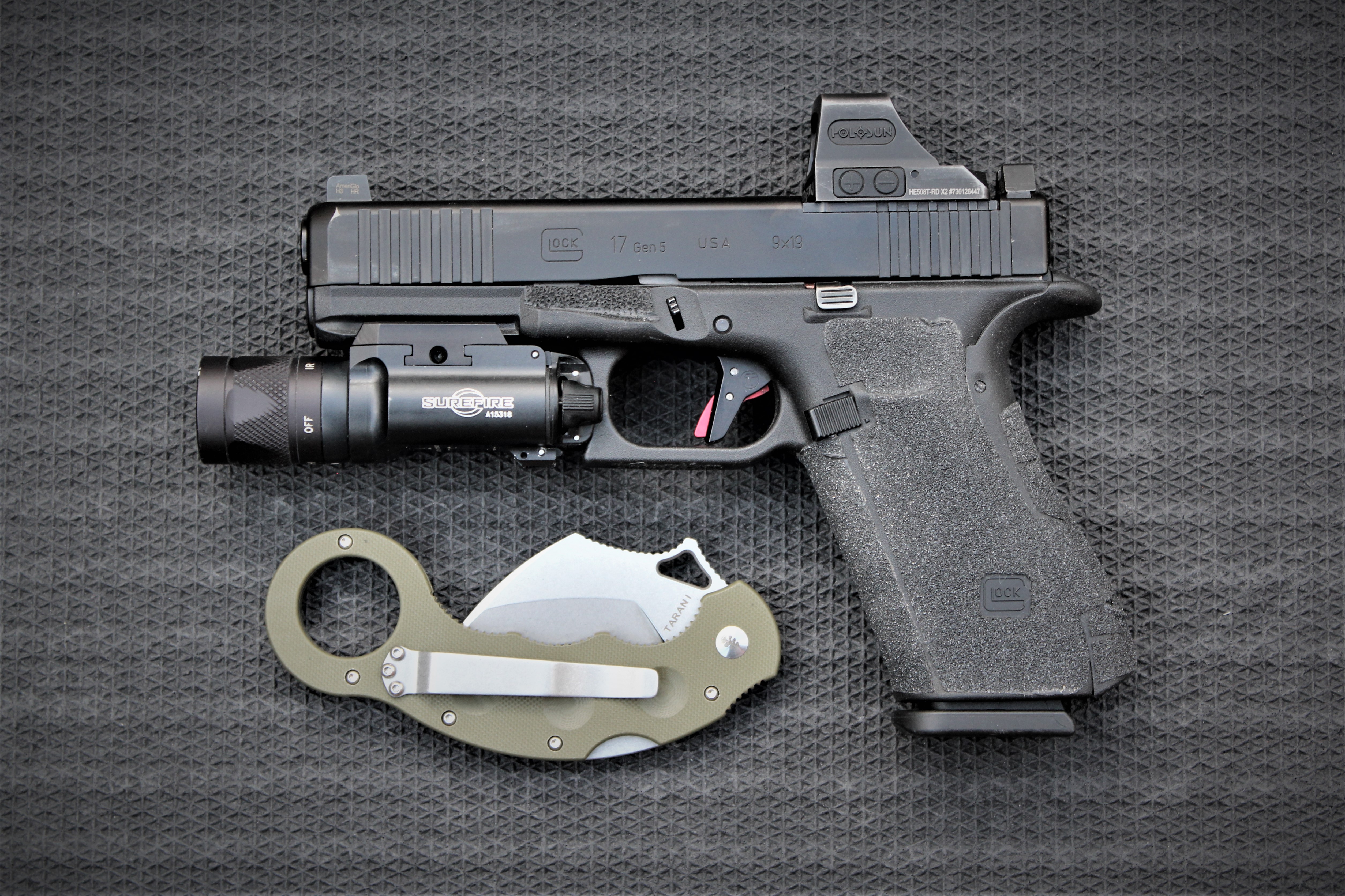 WHAT TO LOOK FOR IN AN EDC KNIFE - High Desert Blade Works