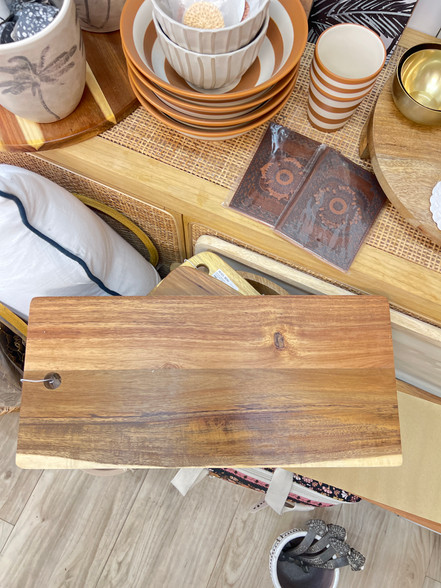ALEEKA ACACIA RECT BOARD W HOLE - Heidi Beau