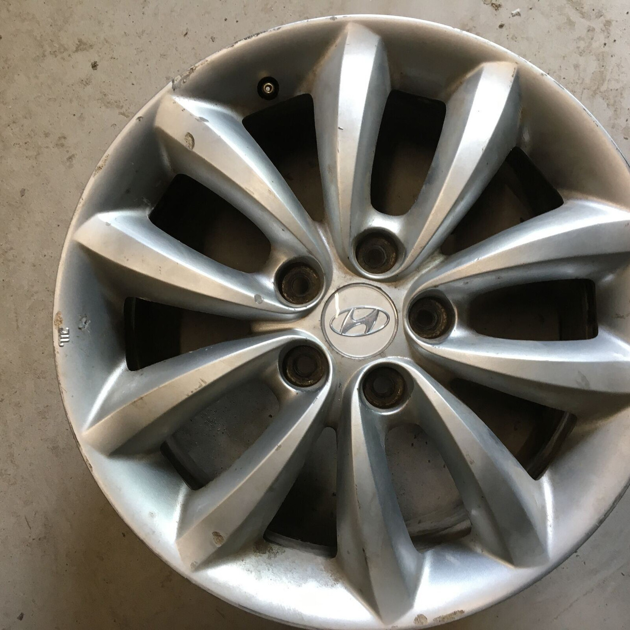 2006-2008 Hyundai AZERA 17x7 5x4.5 70720 52910-3L210 - Taz Wheels