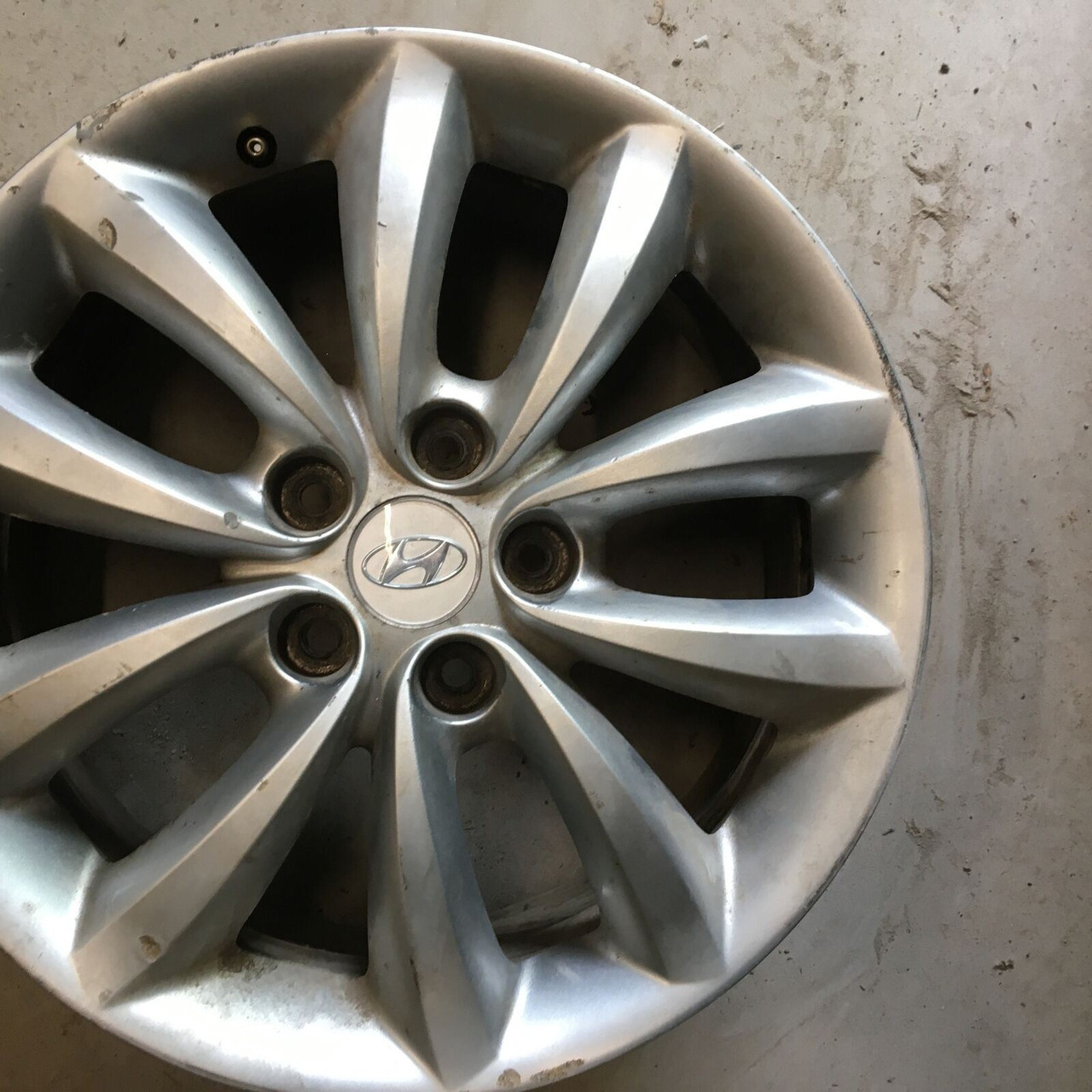 2006-2008 Hyundai AZERA 17x7 5x4.5 70720 52910-3L210 - Taz Wheels