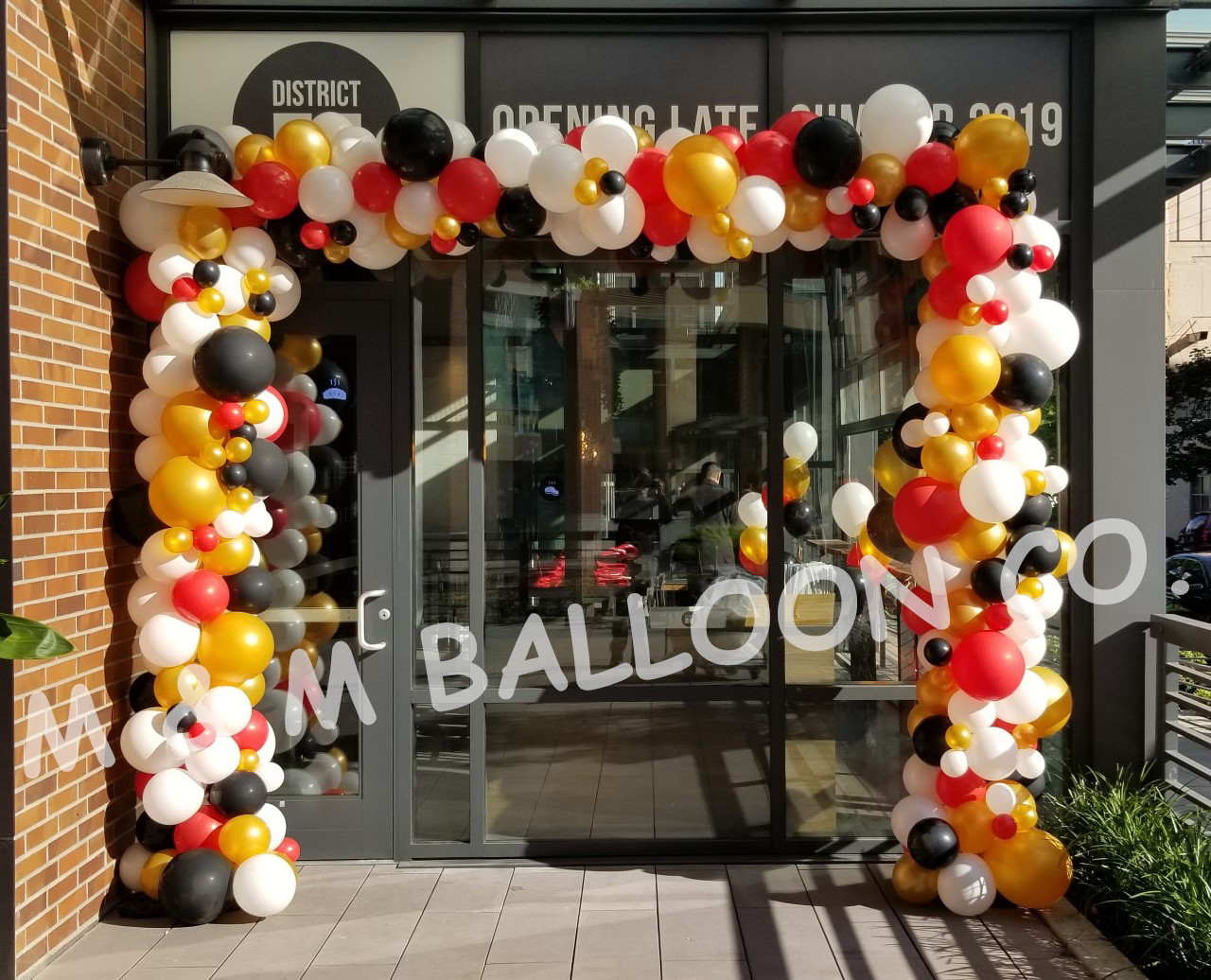 Organic Square Arch - M & M Balloon Co. of Seattle