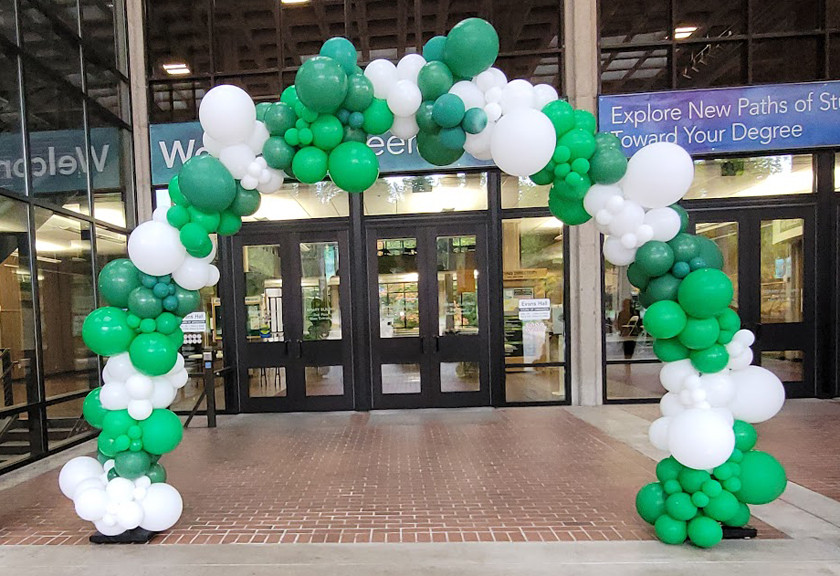 Organic Color Block Arch - M & M Balloon Co. of Seattle