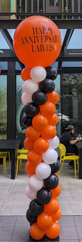 Happy Anniversary Lab 126 Message - M & M Balloon Co. of Seattle