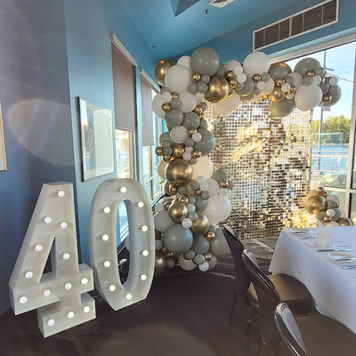 Lighted Number 40 Marquee with Organic Garland - M & M Balloon Co. of ...