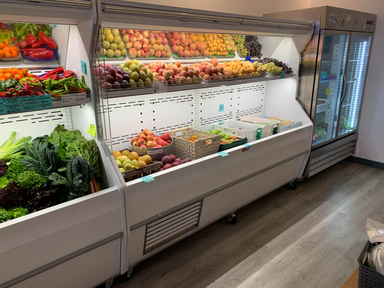 FRESH PRODUCE REFRIGERATION DISPLAY - LIGHTLY USED - California Palms