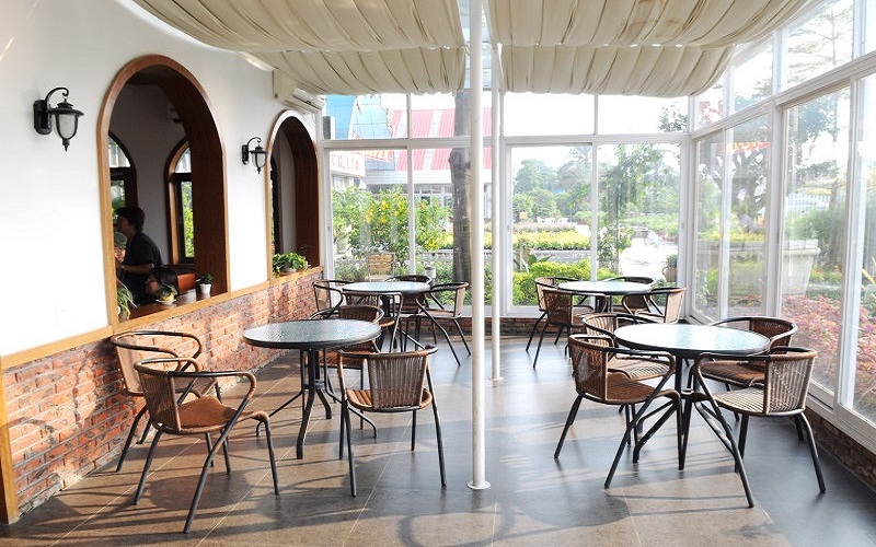 12 Key Qualities To Look For In Cafe Chairs Before You Make A Purchase ...