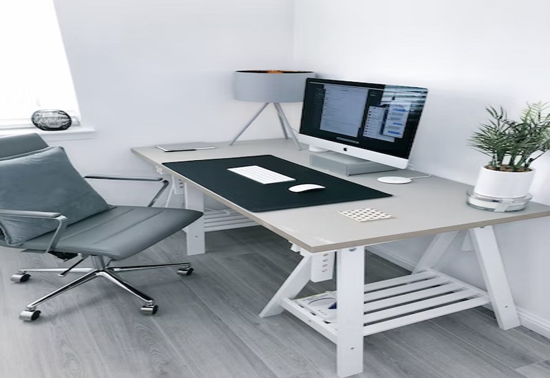 How to Choose the Perfect Office Table? - Urban Hyve