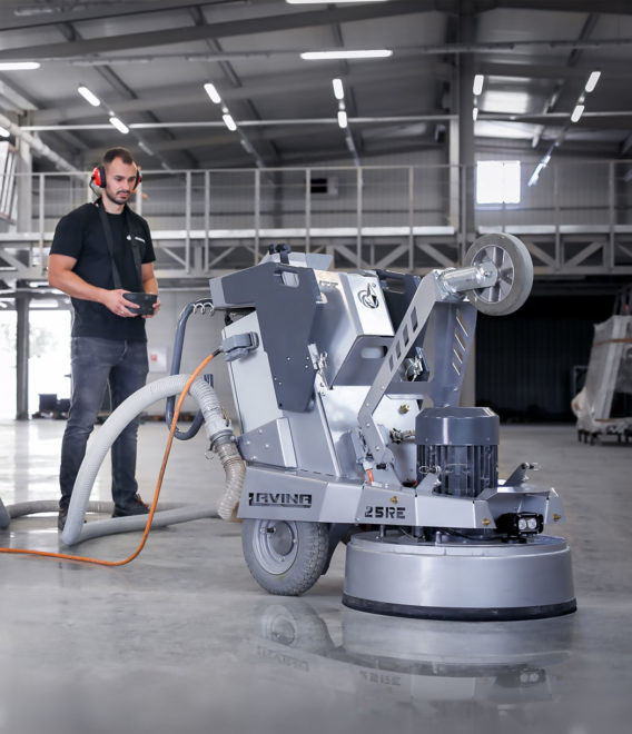 Lavina 25 - Electric- Remote Controlled