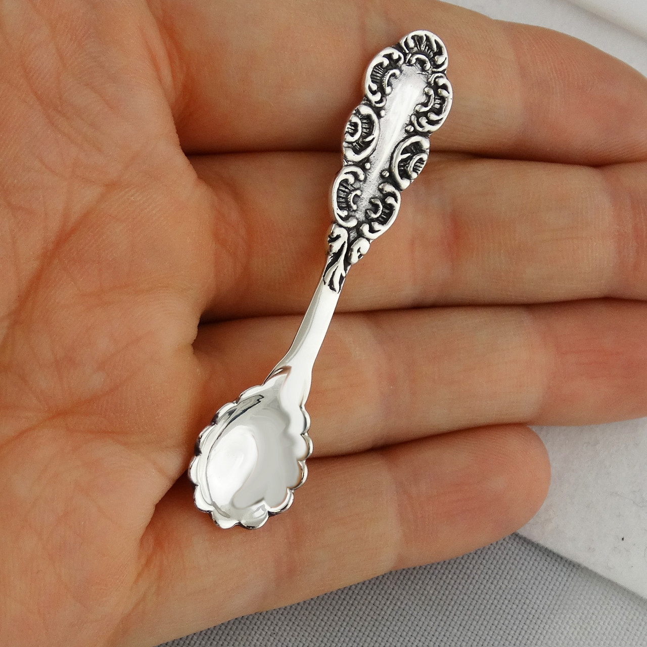 Fancy Salt Spoon w/ Scalloped Edge - 925 Sterling Silver ...