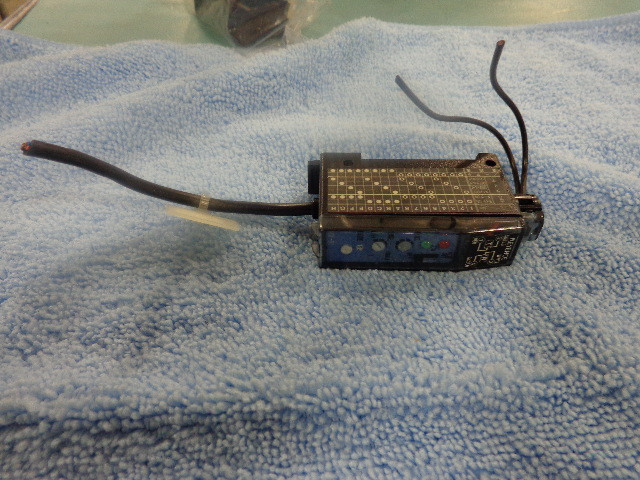 Keyence PS2-61 Photoelectric Amplifier Sensor Timer Alarm DIN Mount 12 ...