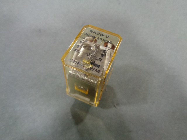 Idec RH2B-U DC 24V Relay - JMW Enterprises