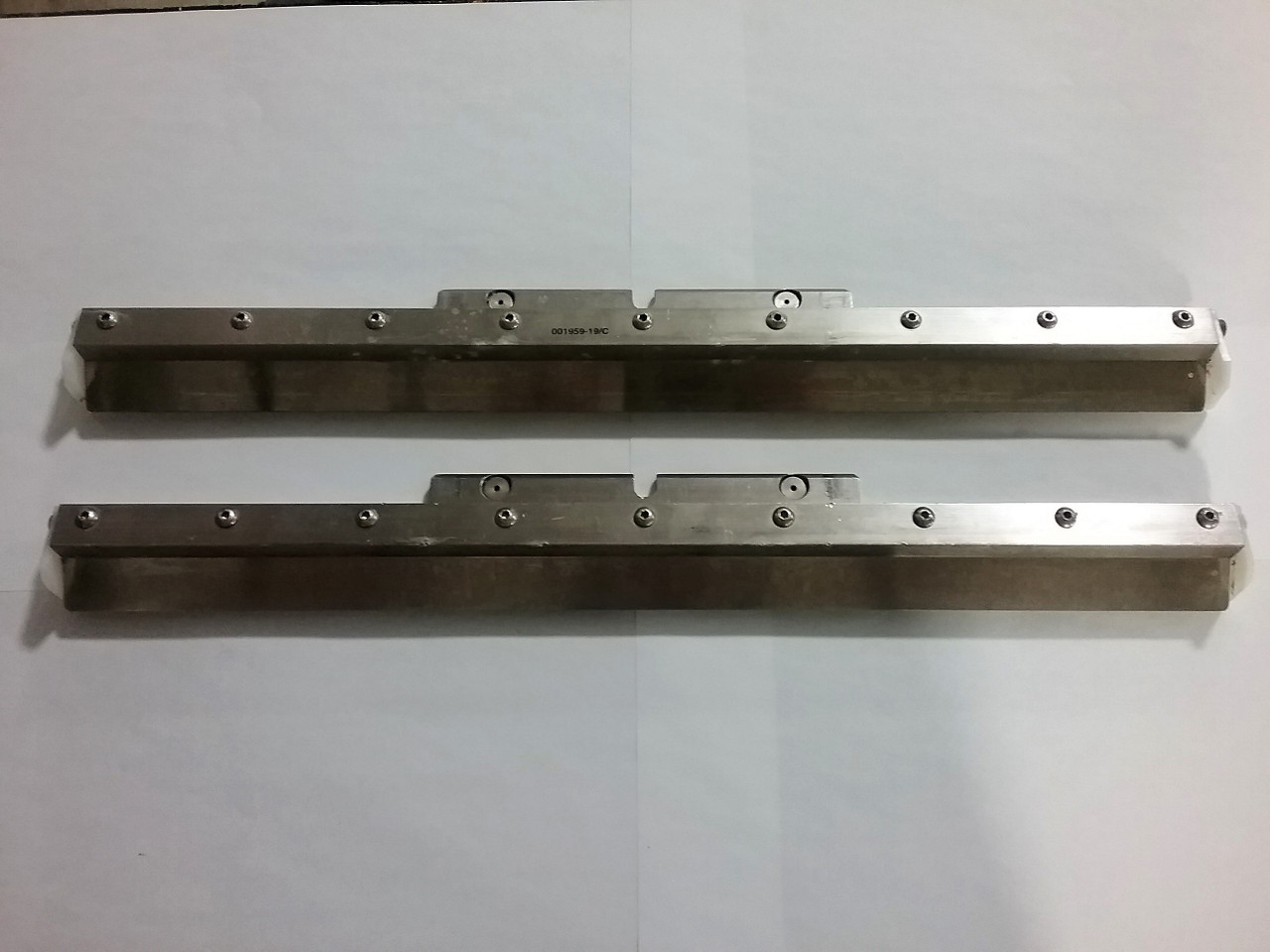 MPM Squeegee31 19" squeegee blade holder with metal blade and side dams ...