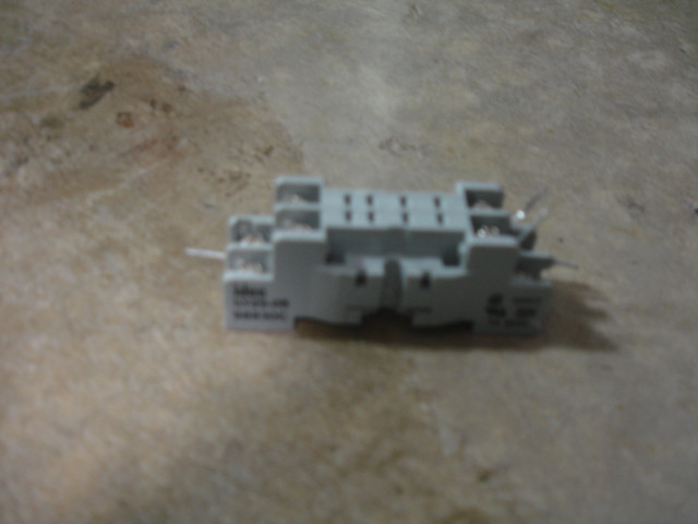 Idec SY2S-05 Relay Socket 7A, 300V - JMW Enterprises