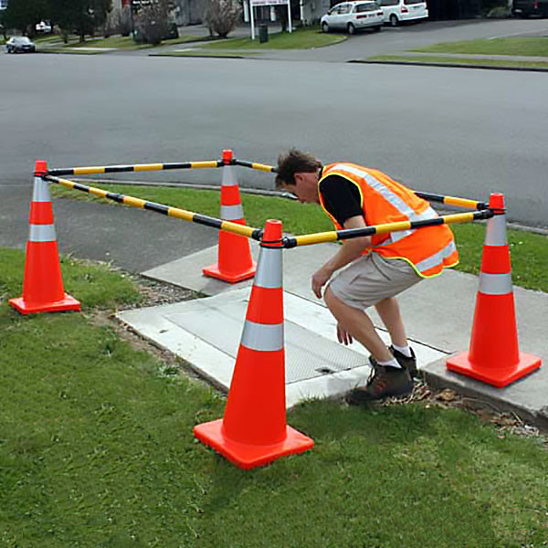 Expandable cone bar Visual Warning/Traffic Cones & Accessories ...
