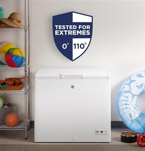 GE® 8.8 Cu. Ft. Manual Defrost Chest Freezer FCM9SRWW