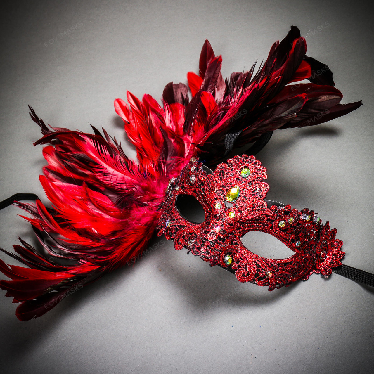 Venetian Classic Eye Mask with Glitter Red & Venice Side Feather Black ...