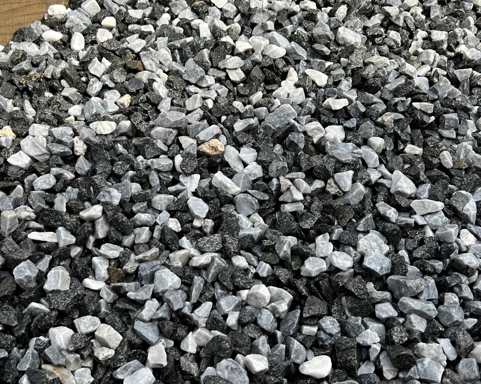 20mm Central Black Ice Chippings