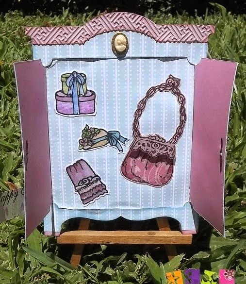 Lady's Closet Card