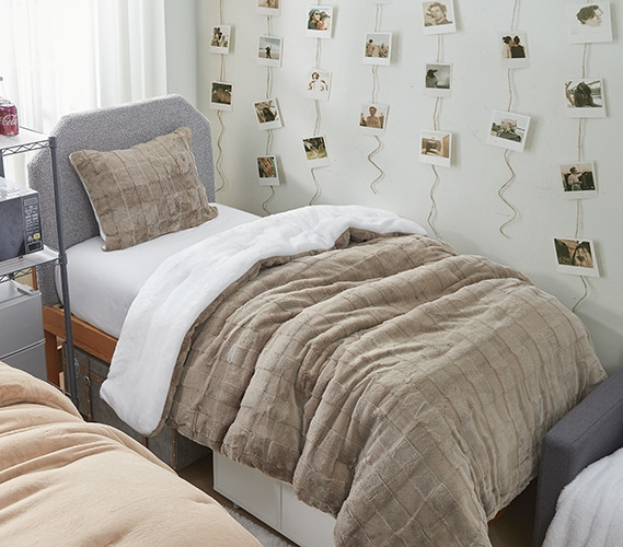 Most Comfortable Dorm Bedding Essentials Plush Twin XL Faux Fur ...