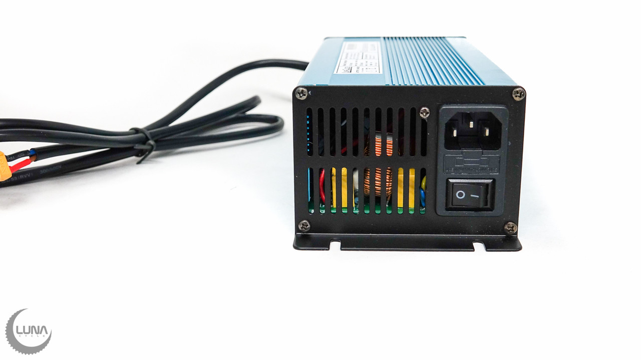 Luna Charger 60V 450W 5 amp Ebike Charger - Luna Cycle