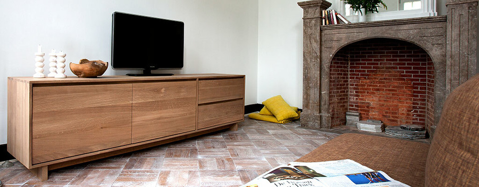 Contemporary Oak TV Units & TV Tables - Solid Wood Furniture 4Living