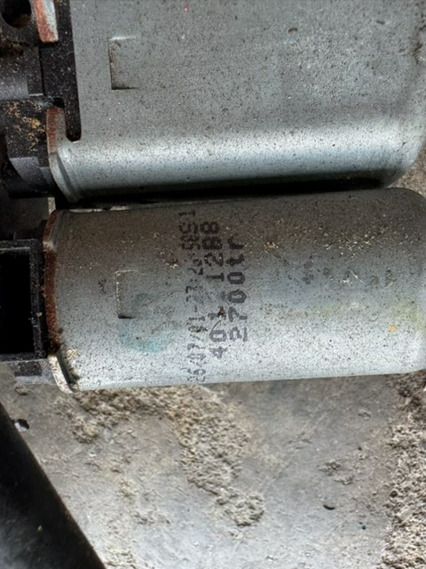 1997–2004 Chevrolet Corvette C5 Power Driver Seat Track W/O Memory