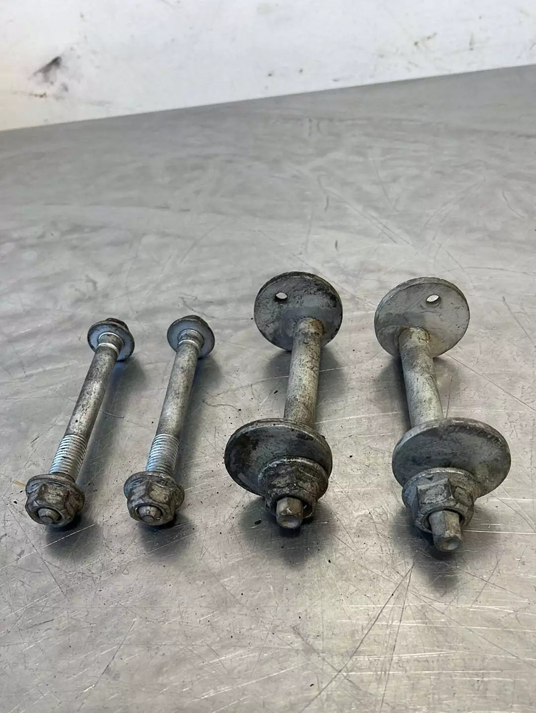 97-04 C5 CORVETTE REAR LOWER CONTROL ARM BOLTS OEM
