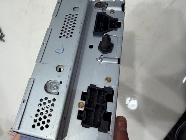 2000-2004 C5 Corvette AM/FM & CD Radio Player