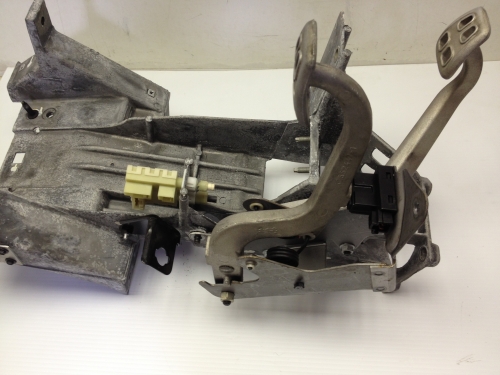 1997-04 C5 Corvette Clutch and Brake Pedal Assembly W/ Switches