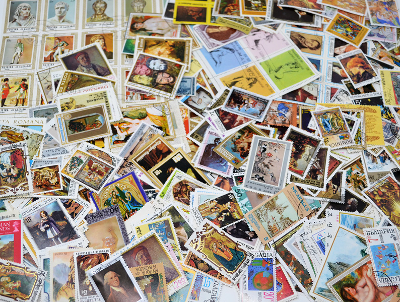 M5918 - Paintings, 500 stamps, Used - Mystic Stamp Company