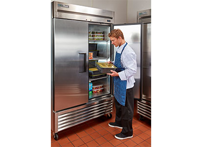 The Cambro X-Pan™ Goes from Prep to Table - Globe Equipment Company