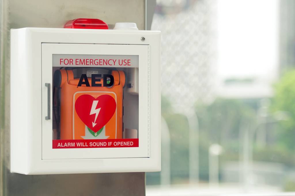 Saving Lives with an AED: A Step-by-Step Guide to Proper Usage ...