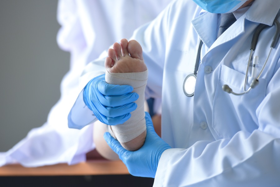 How to Set Up a Podiatry Clinic: What Equipment You Need ...