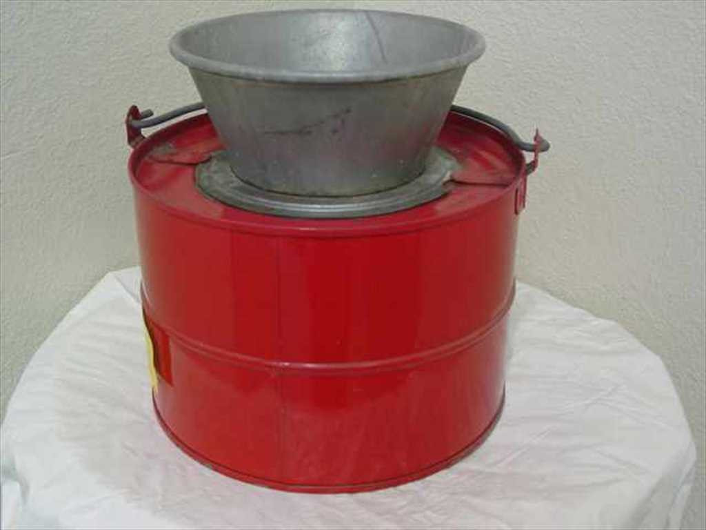 Justrite 10903 3 Gallon Solvent Safety Drain Can w/ Steel Funnel