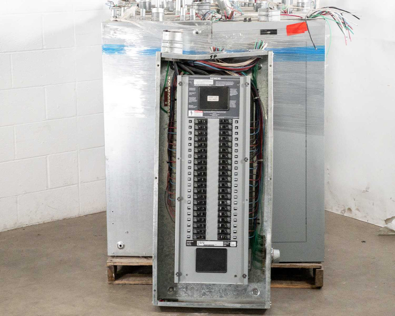 Siemens S1C42ML250CTS Circuit Breaker Panel S1 208Y 120V 3Phase 4 Wire ...