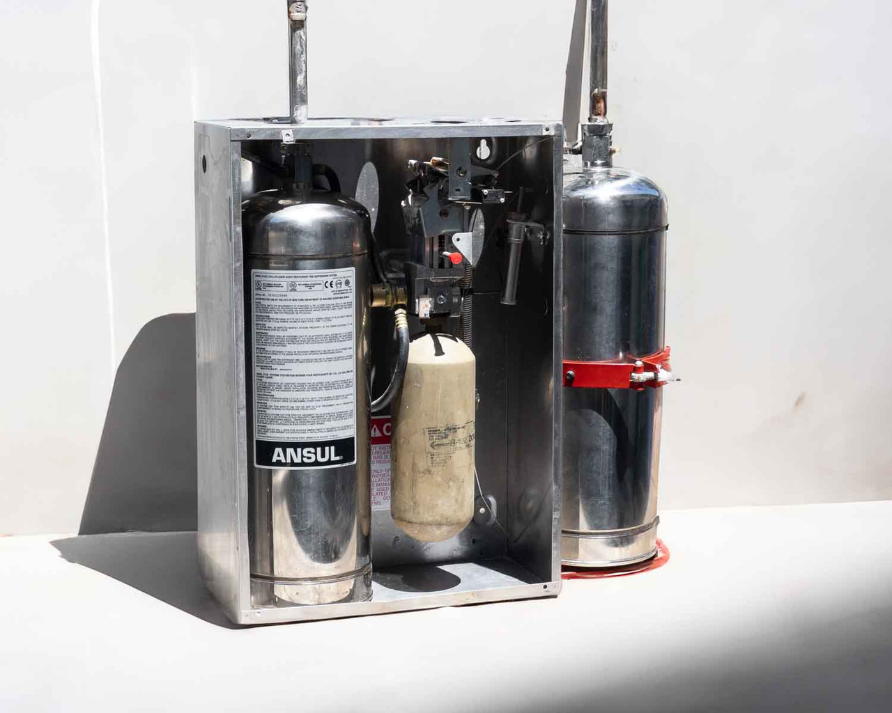 Ansul R-102 Firemaster Wet Chemical Fire Suppression System 2 3-Gallon ...