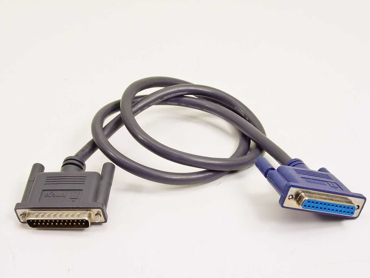 Iomega 3739400 3-Foot 25-Pin Parallel DB25 E119932 Cable for Zip Drive