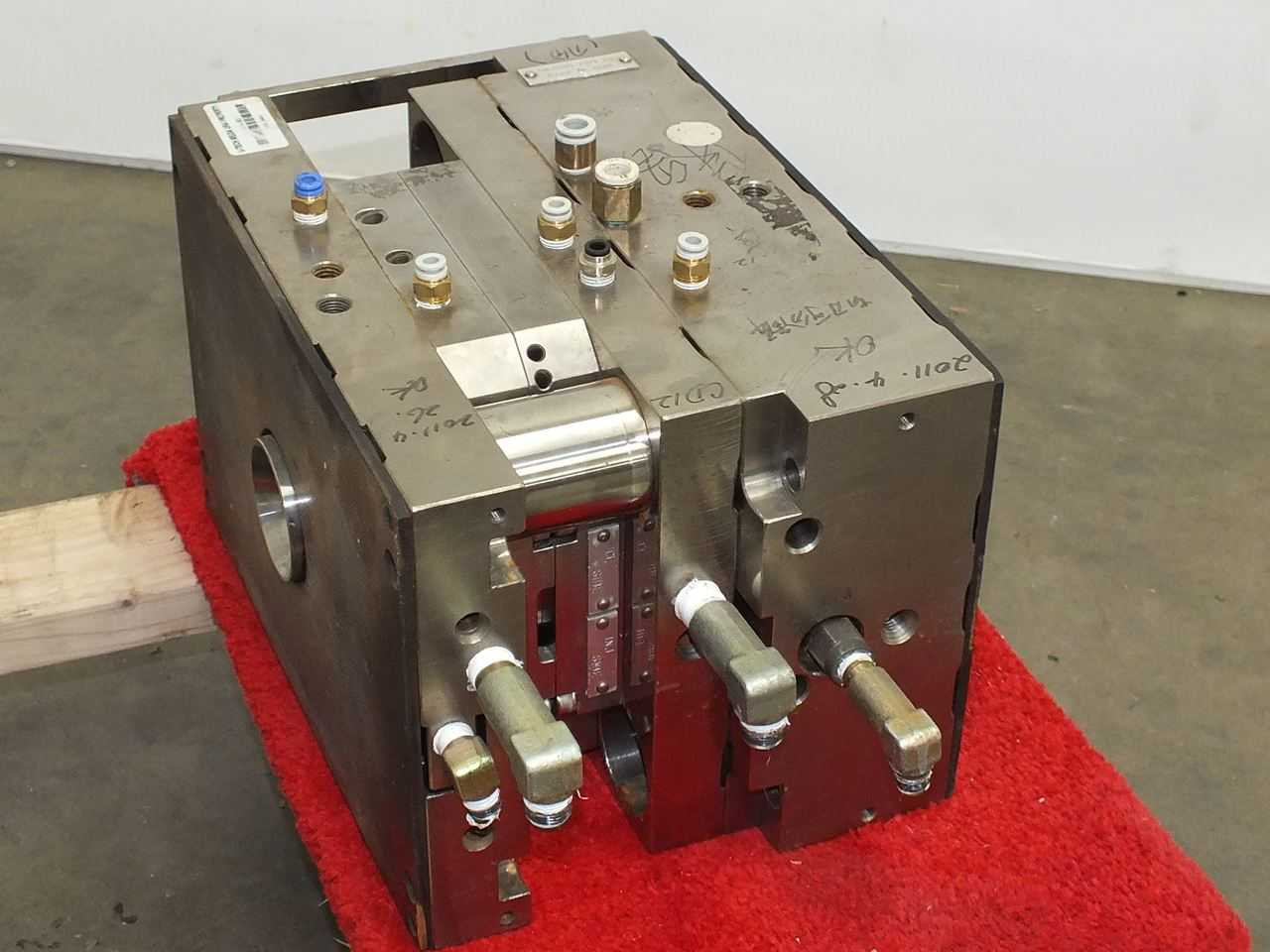 Meike MDMI Blu-Ray / DVD / CD Injection Mold - Kata Systems Molder
