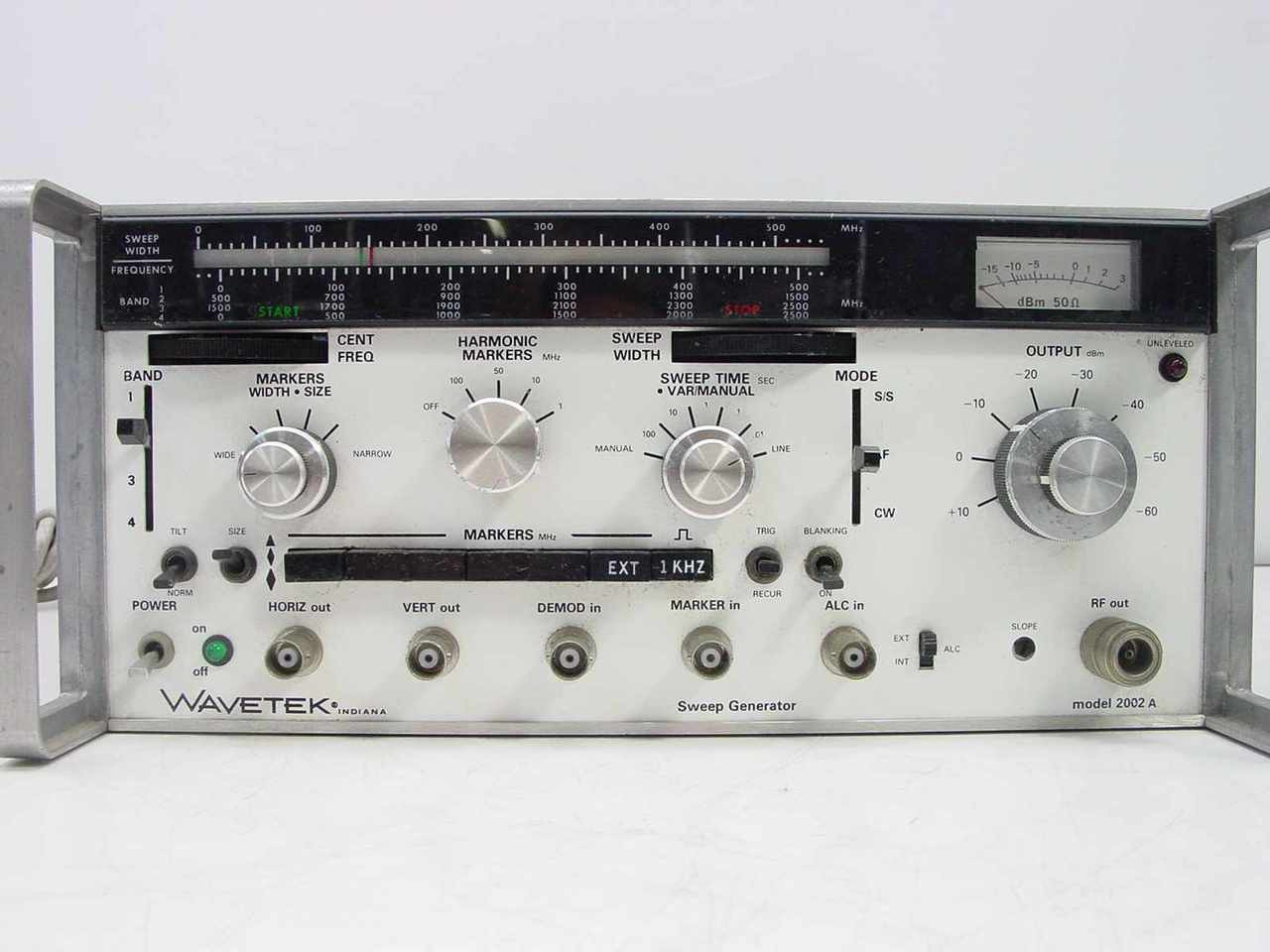 Wavetek 2002A 2.5GHz Sweep Signal Generator - As Is No Power