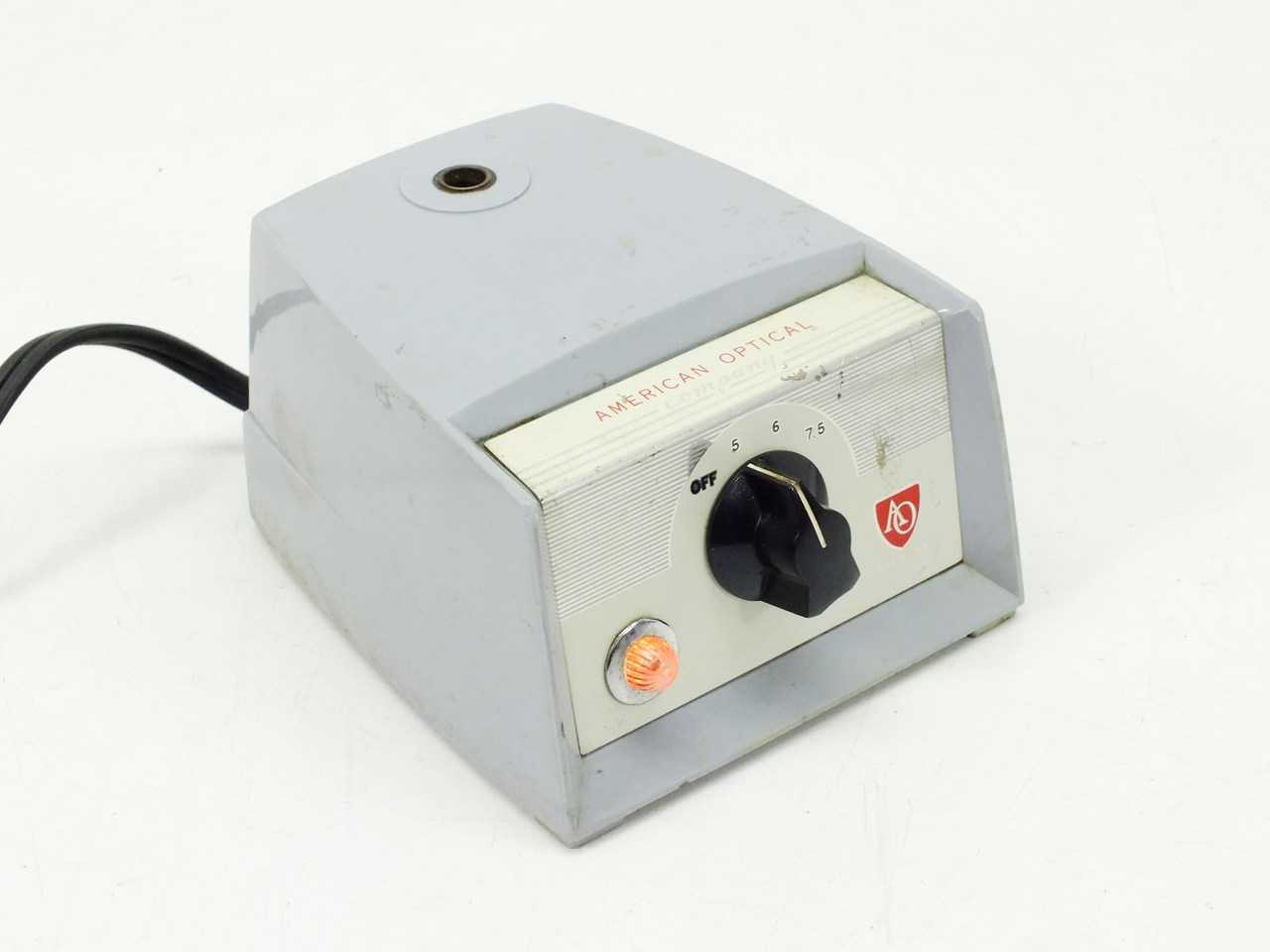 American Optical 651 Light Source / Illuminator Transformer