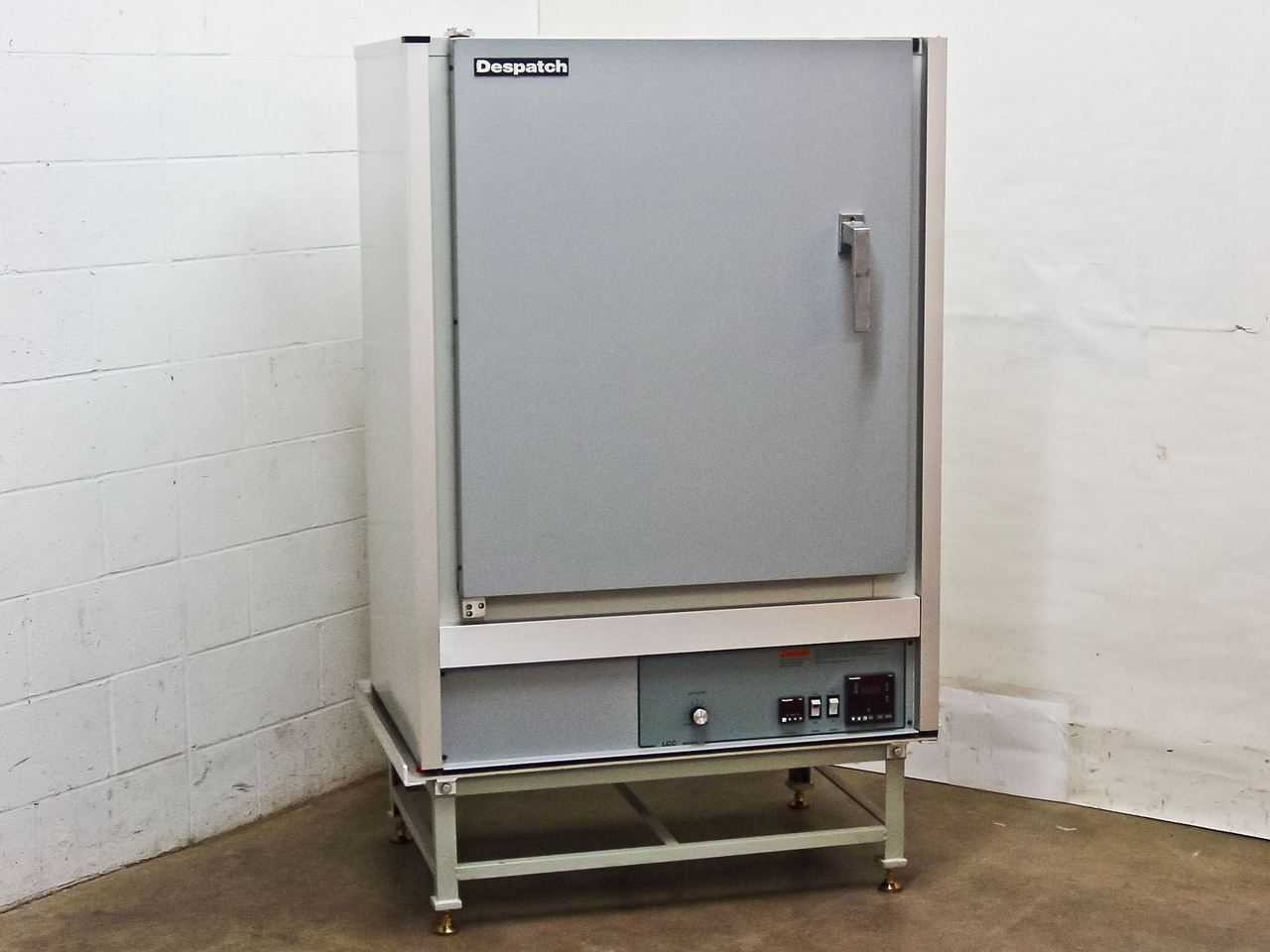 Despatch LCC1-87-2 Forced Air Clean Process Oven with Stand