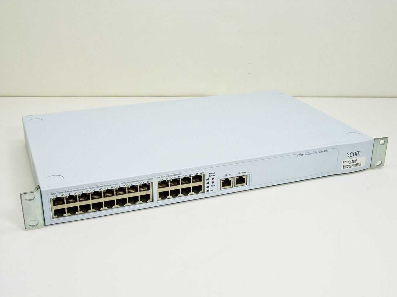 3COM 3C17300 SuperStack 3 Switch 4226T - 24 port