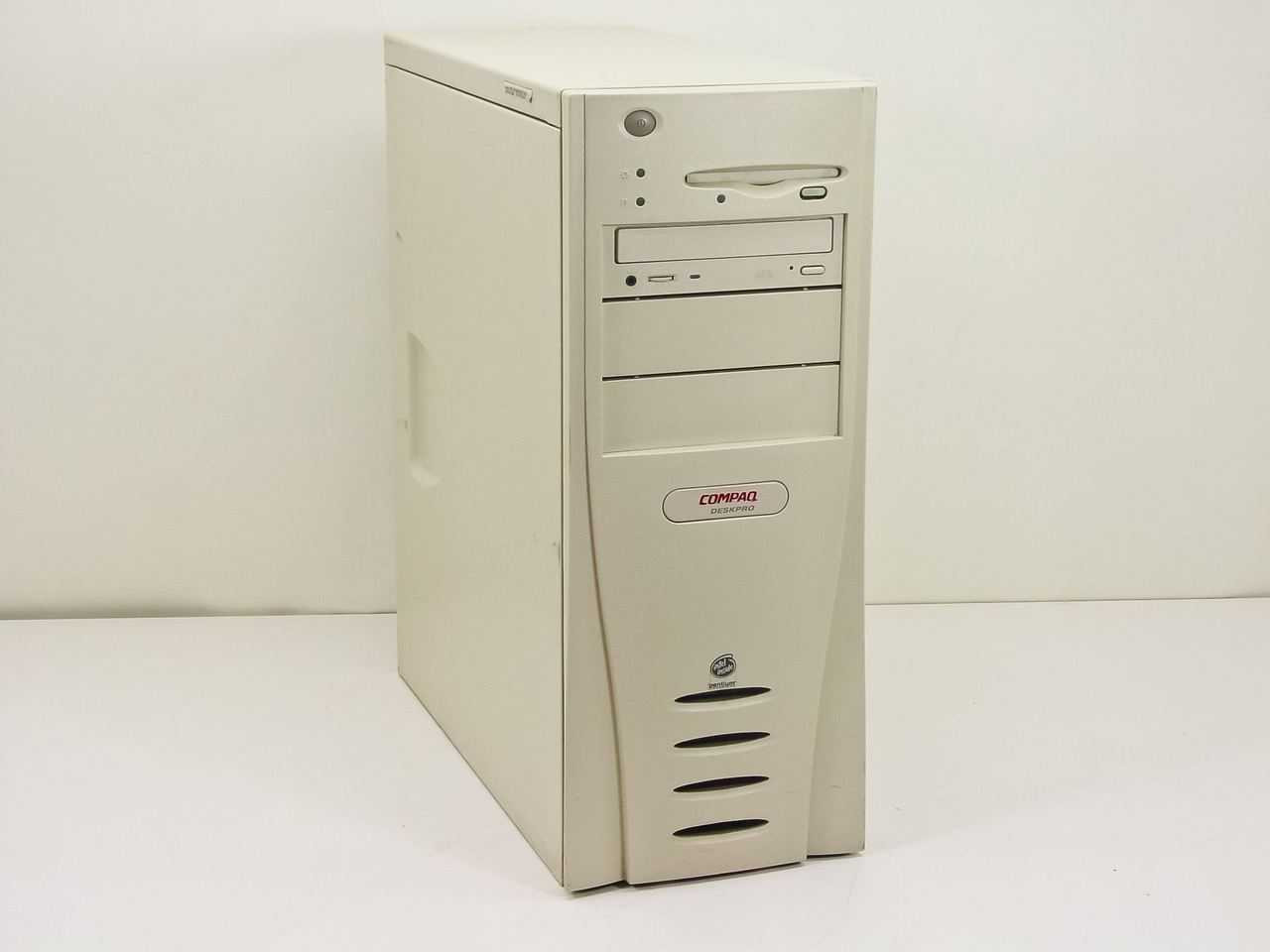 Compaq DeskPro 2000 Pentium 166MHz, 32MB RAM, 2.5GB HDD, Tower PC