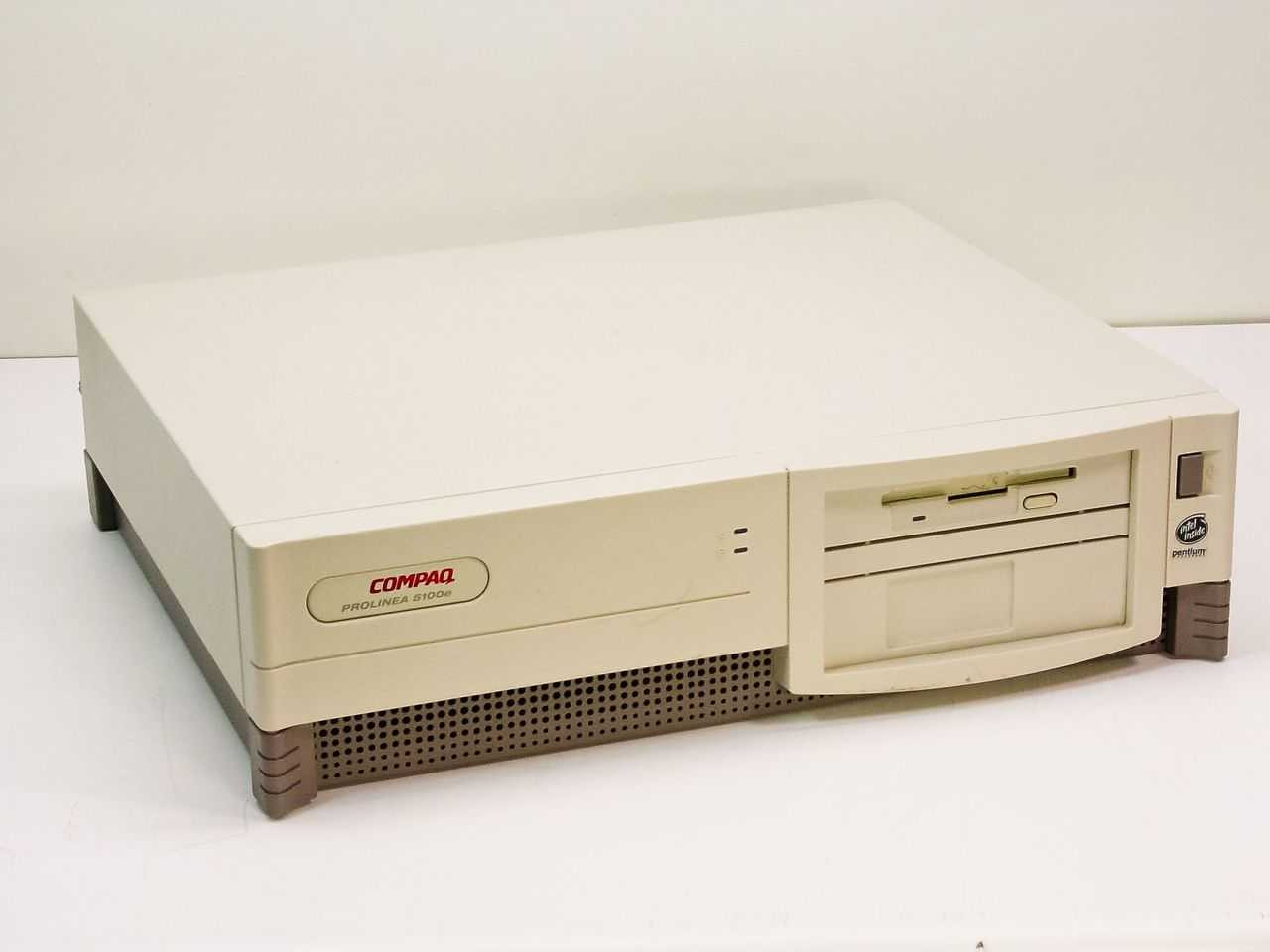 Compaq Prolinea 5100e Intel Pentium 100MHz 16MB 600 MB Desktop Computer