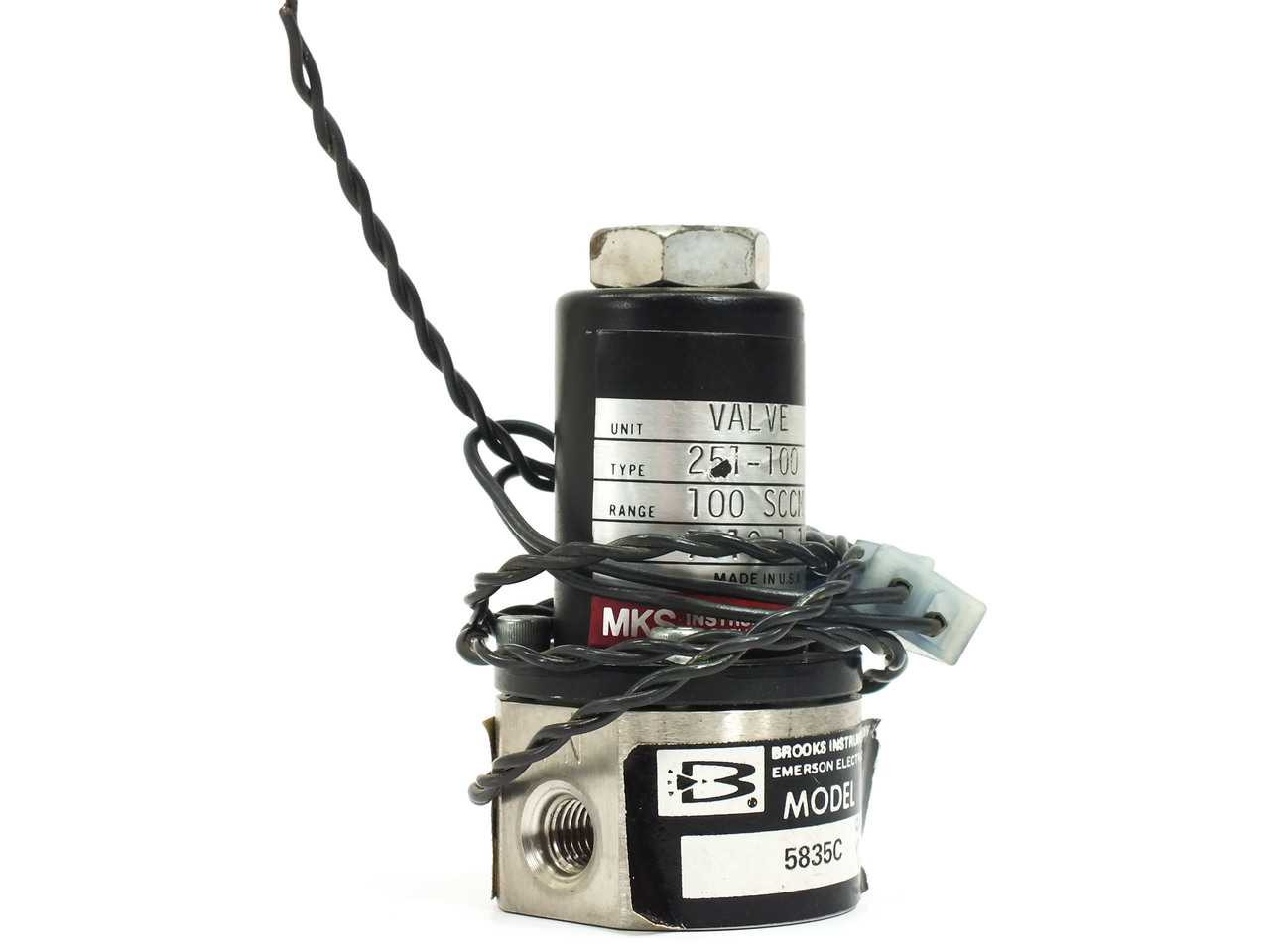 MKS / Brooks 251-100 100 SCCM N2 5835C Mass Flow Control Valve 1/16" FNPT