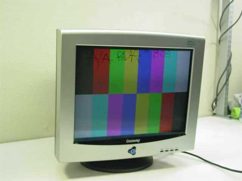 Gateway VX750 17" Flatscreen CRT Monitor 786N